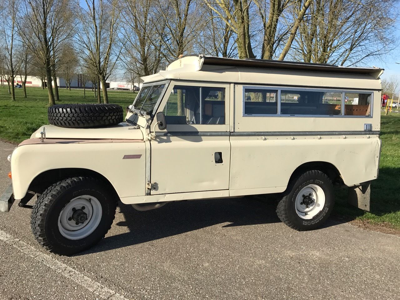 Landrover Defender: March 2017