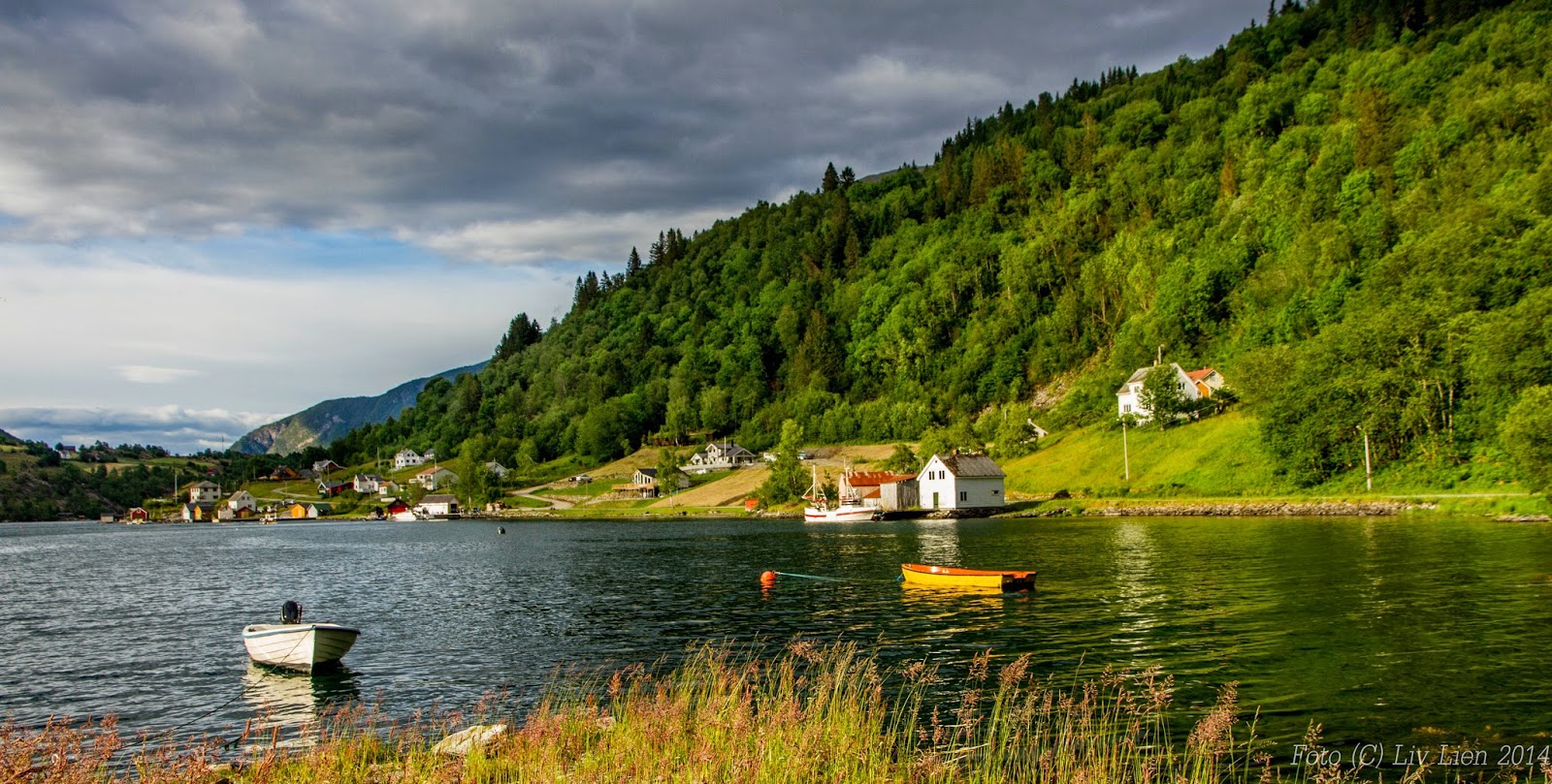 Rundt omkring: Framfjord og Arnafjord.