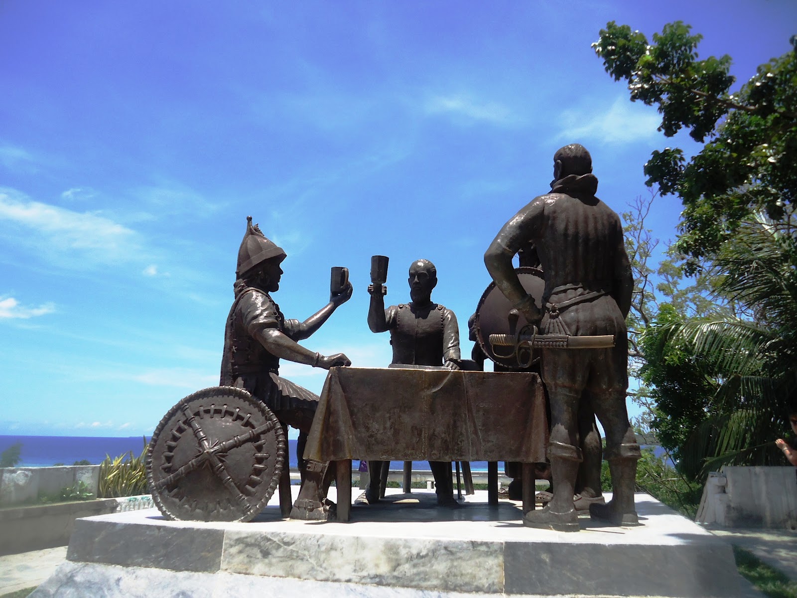 the traveller & her thoughts: BLOOD COMPACT SITE (bohol)
