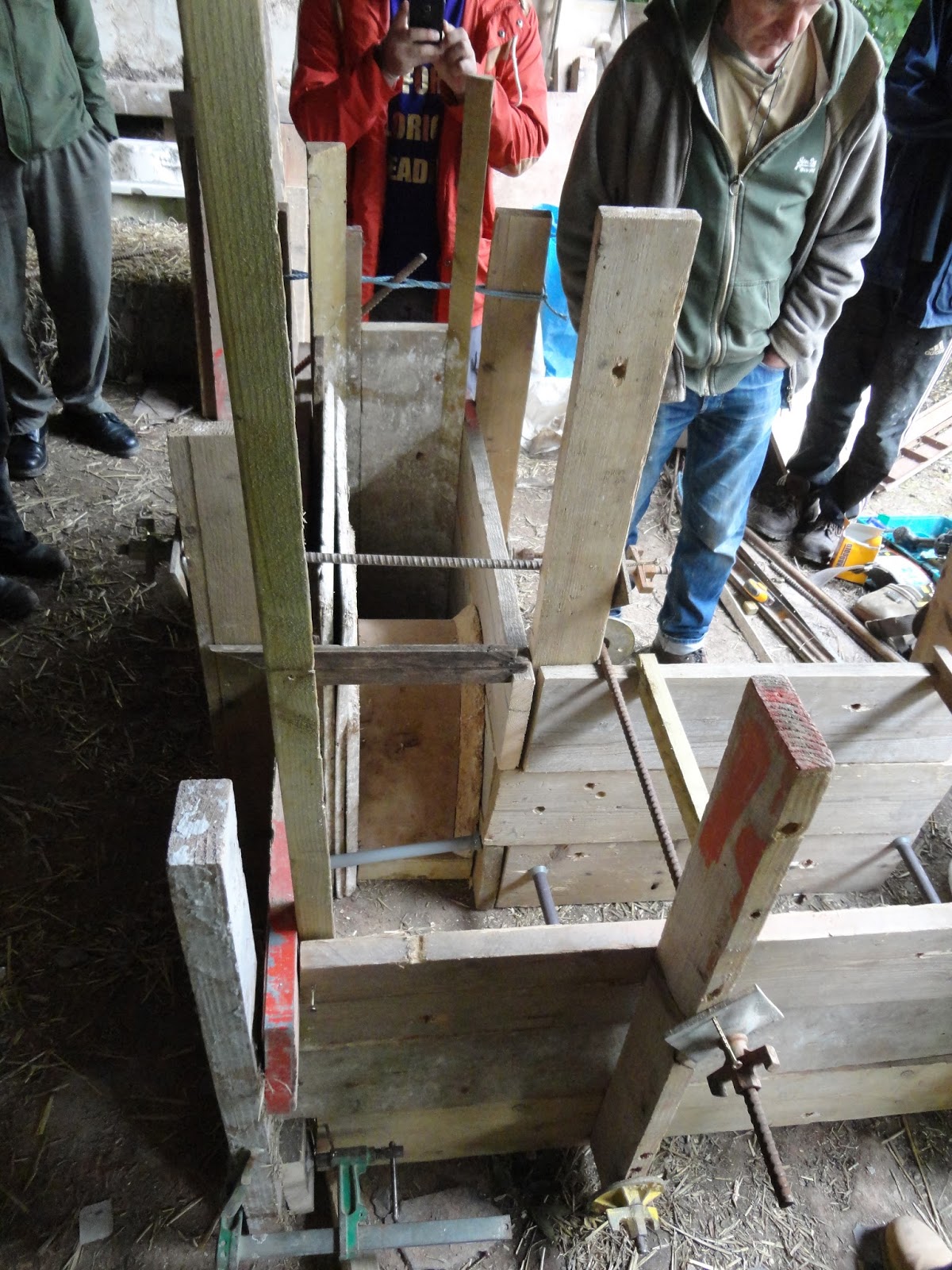 possolans and marble dust: Rammed Earth ( with Rowland Keable)