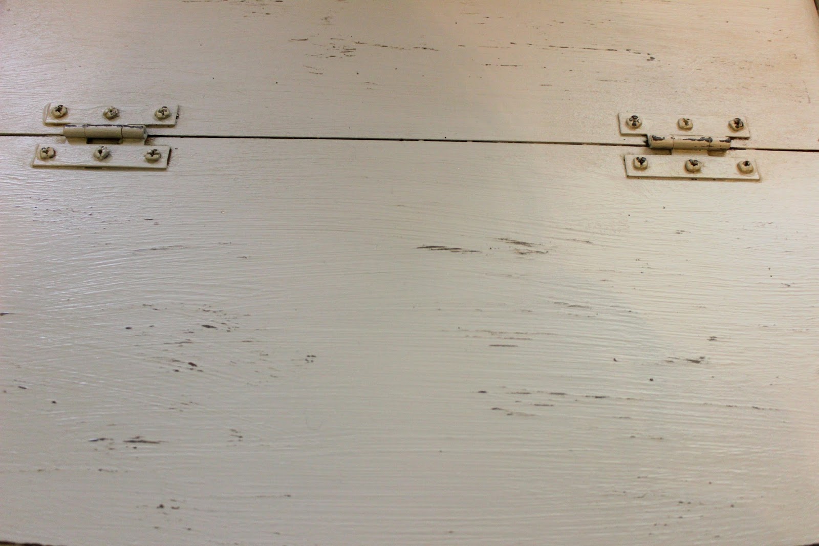 Vintage Colonial Style End Table Up-cycle - Organized Clutter