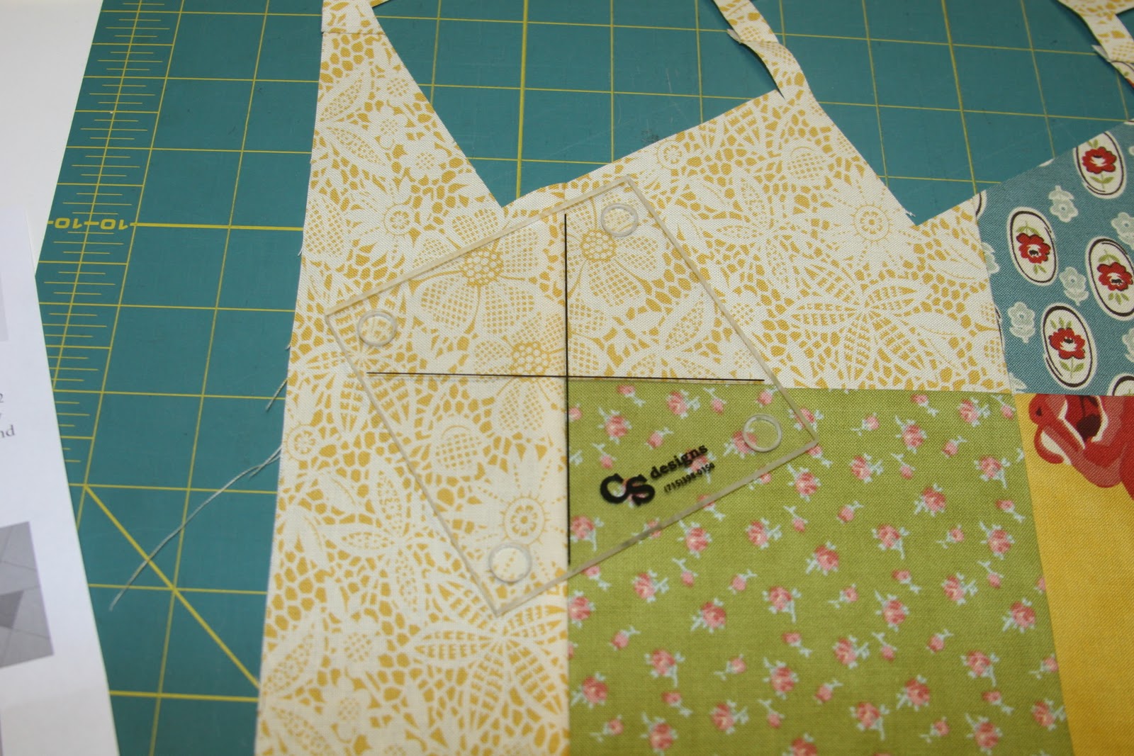 Ramblings of a quilter: Lil Twister Table Runner