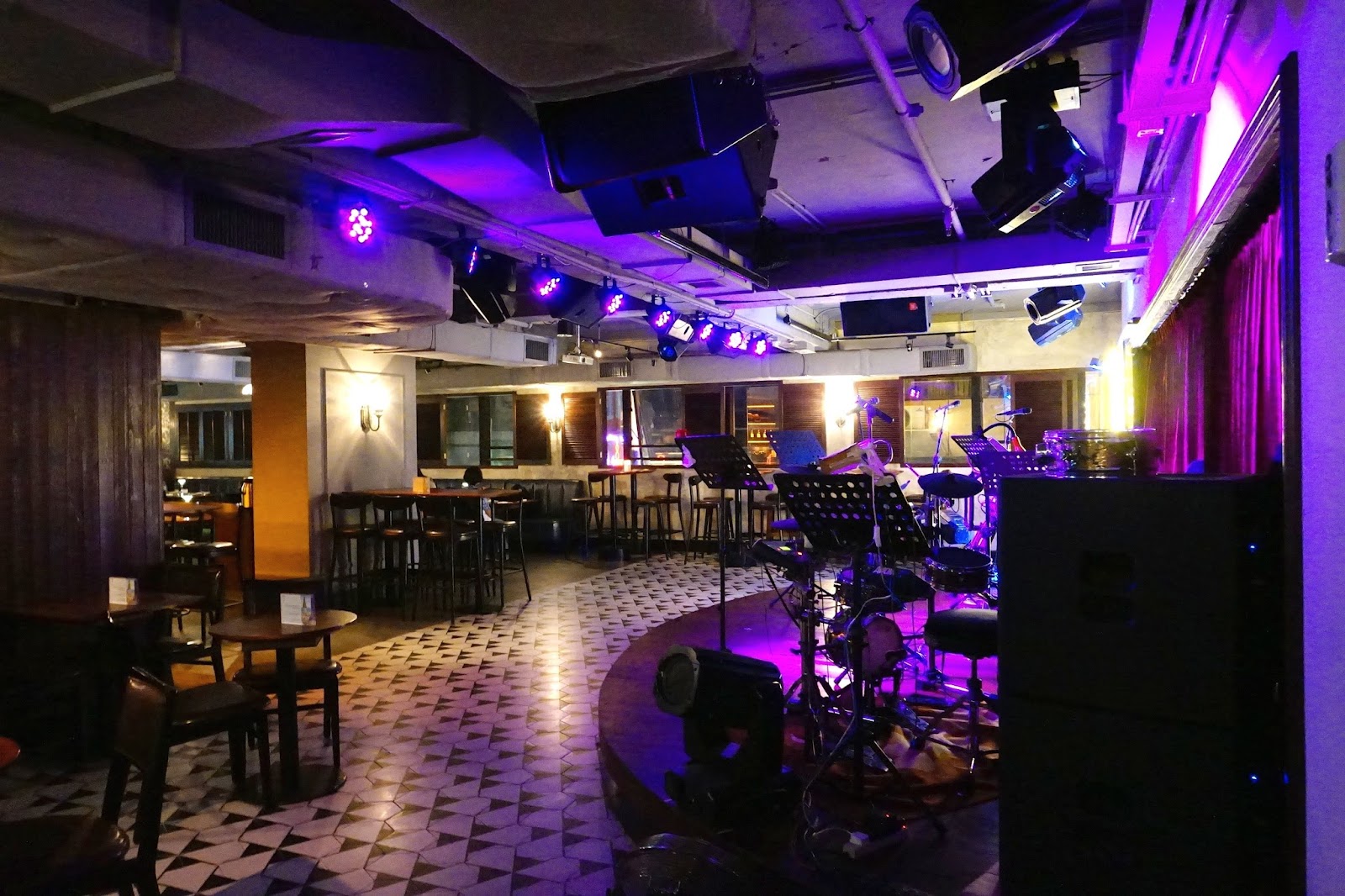 山區裡的走走趯趯: 彌敦左岸 Nathan Left：埋嚟睇．埋彌嘆！