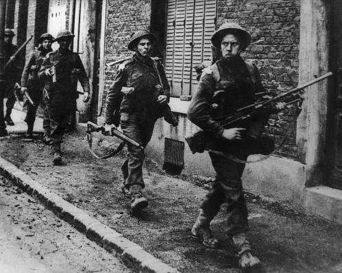 World War II History: Soldiers of 5th Battalion-Coldstream Guards in ...