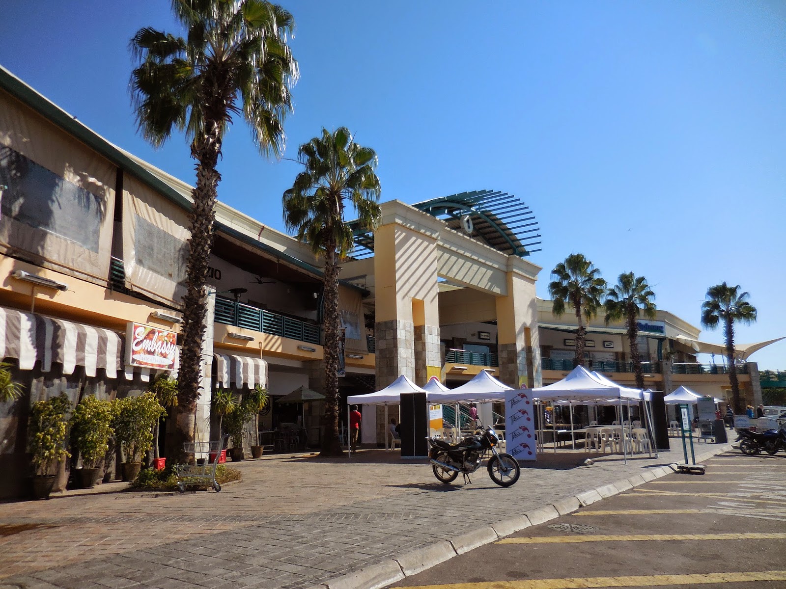 Livin' la Vida Lekgoa: Life in Gabs