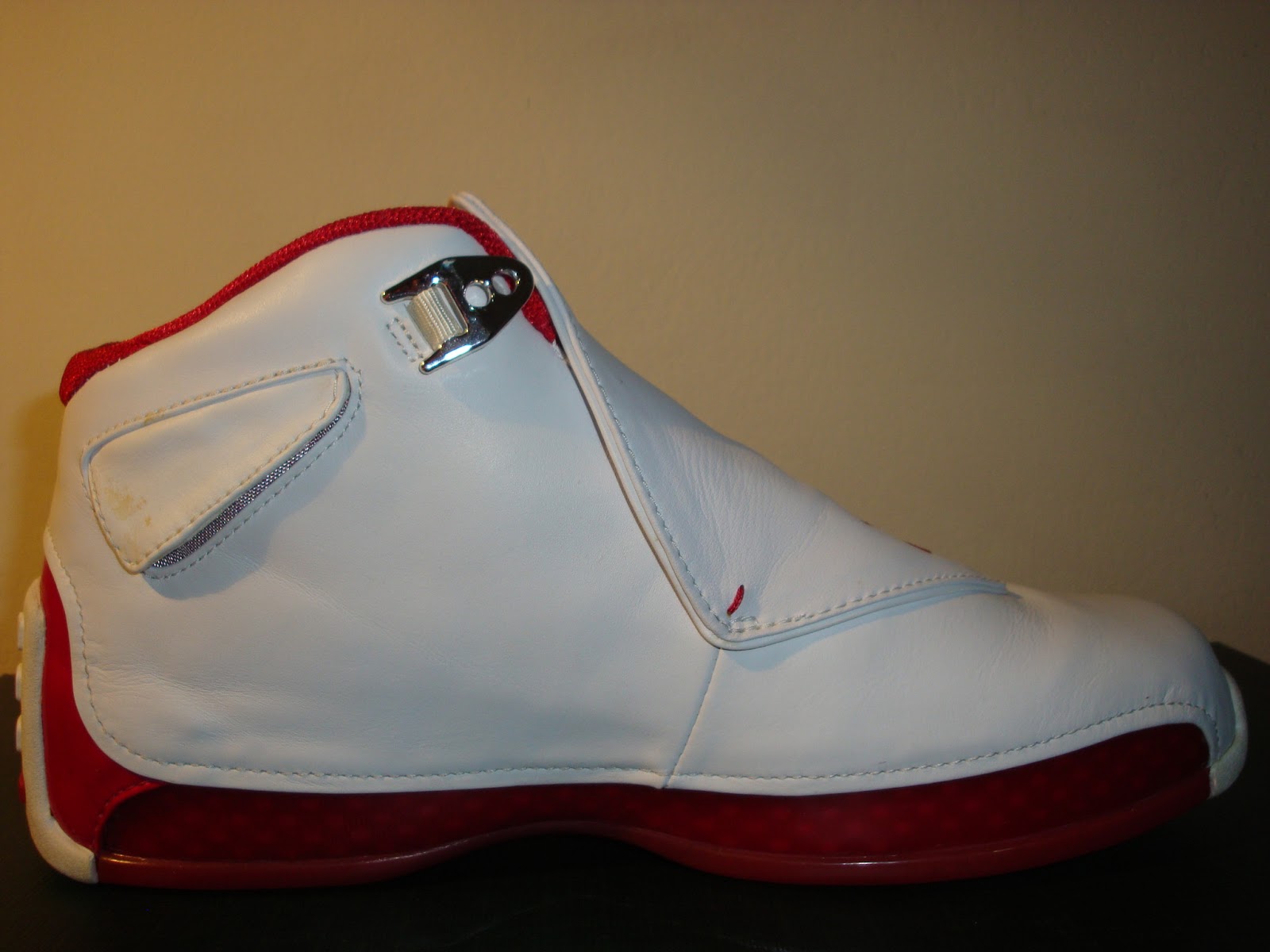 GreekSneakCollector: Air Jordan XVIII