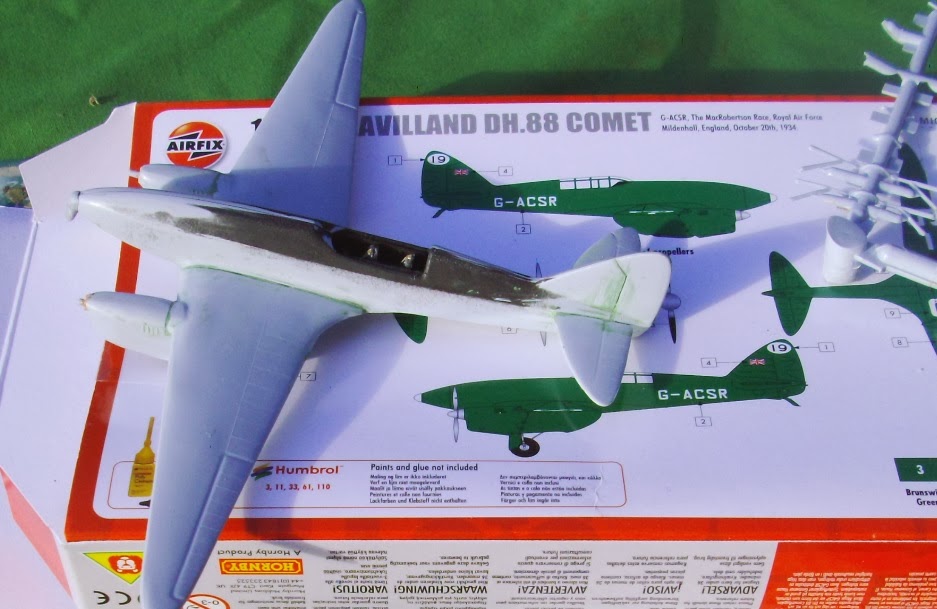 FalkeEins - a modelling blog: Airfix De Havilland DH 88 Comet & AZ ...