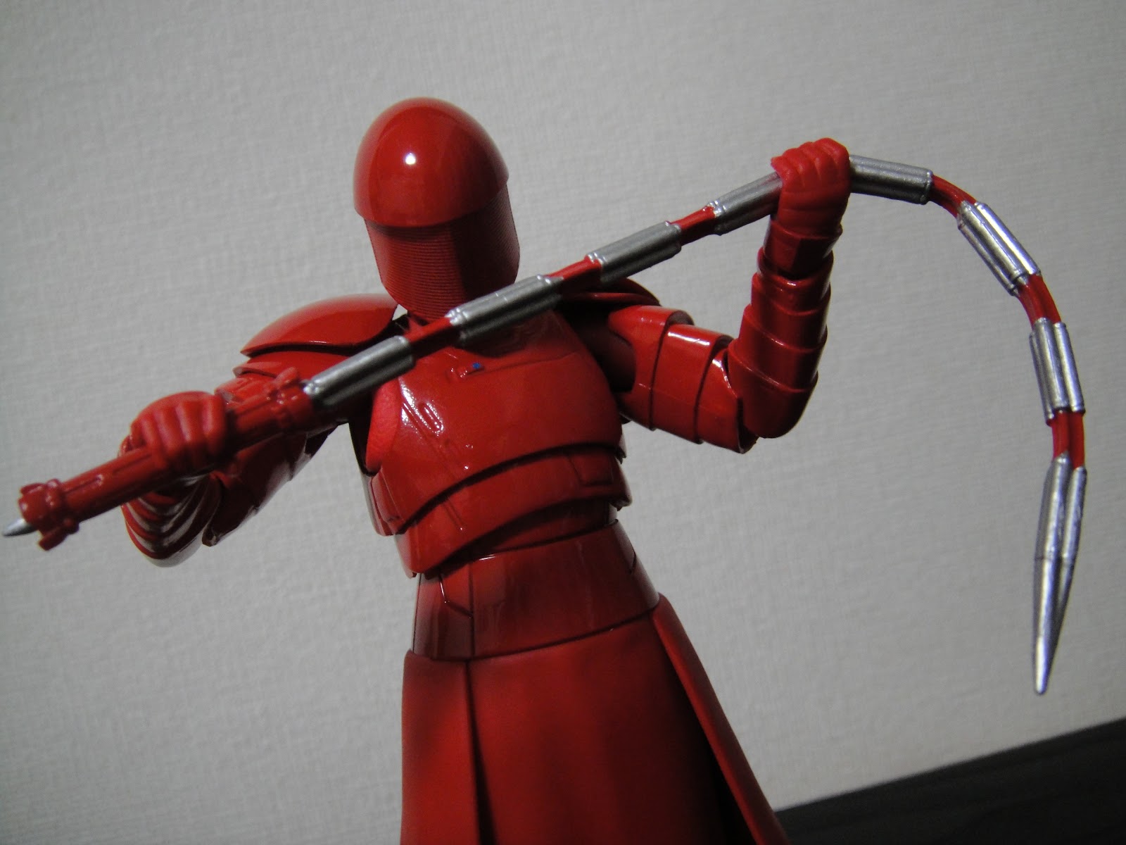 S.H.フィギュアーツ エリート・プレトリアン・ガード（ウィップスタッフ）S.H.Figuarts Elite Praetorian ...