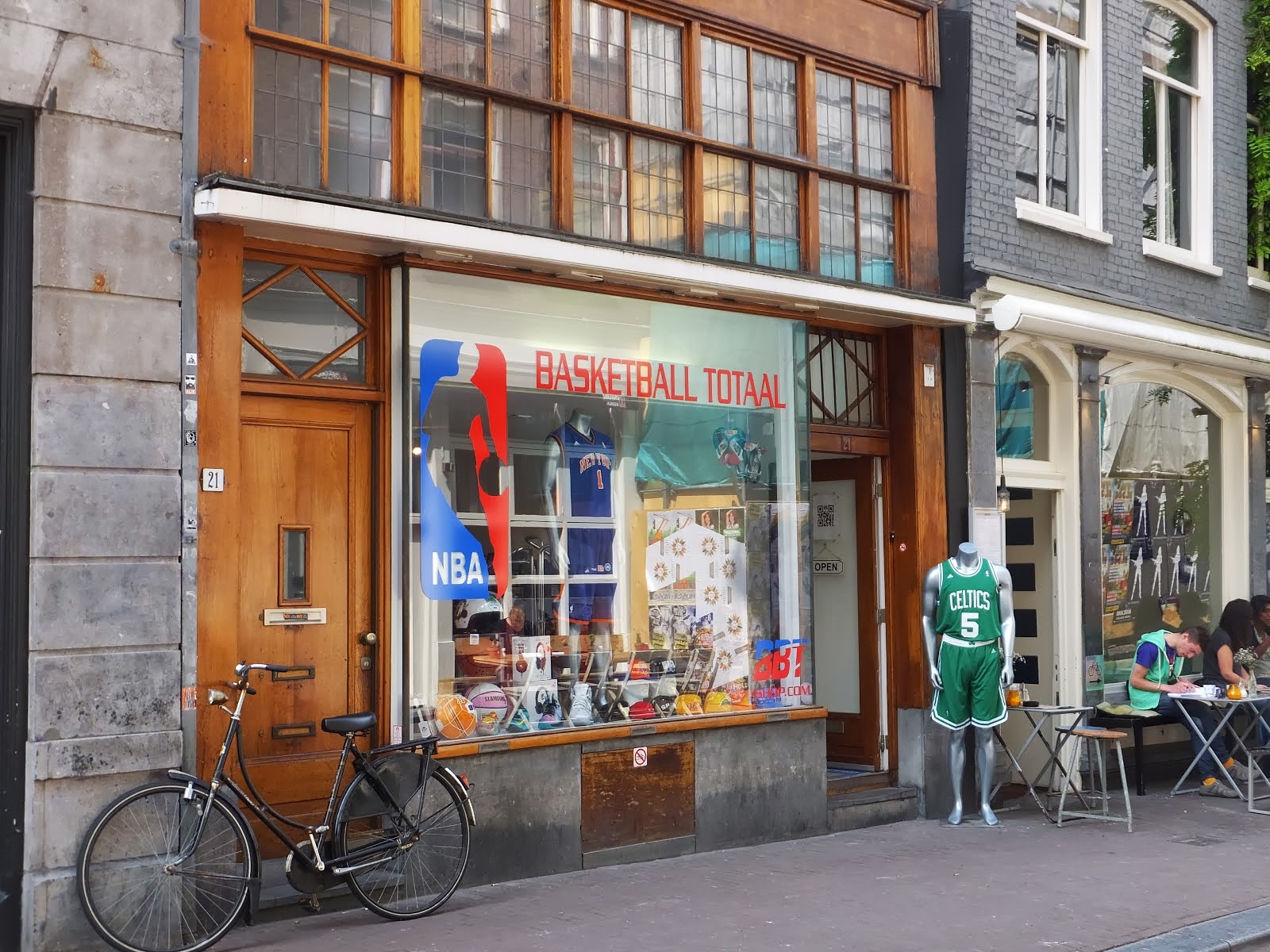 Ireland & Holland 2013: NBA store in Amsterdam