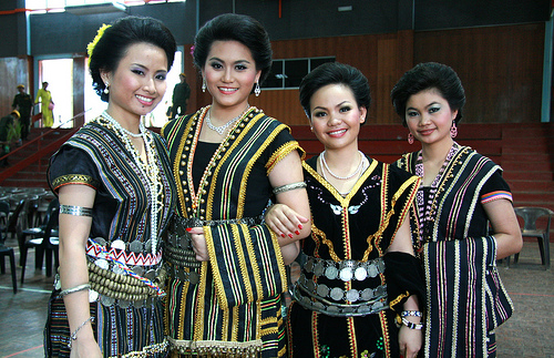 Tamparuli Sabah: Traditional Costume For The Kadazans Dusun