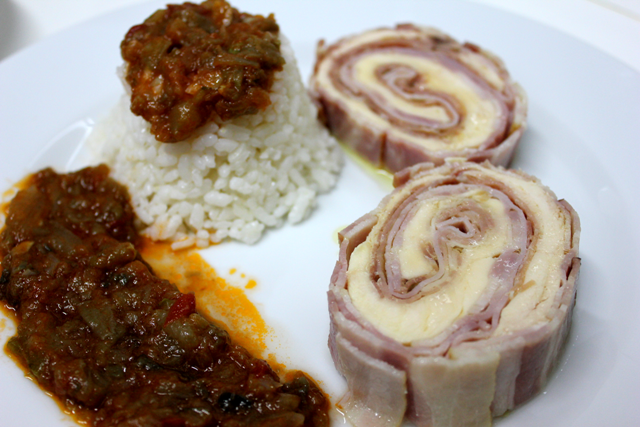 Taller de sucre: RODÓ DE POLLASTRE FARCIT I SALSA DE TOMÀQUET