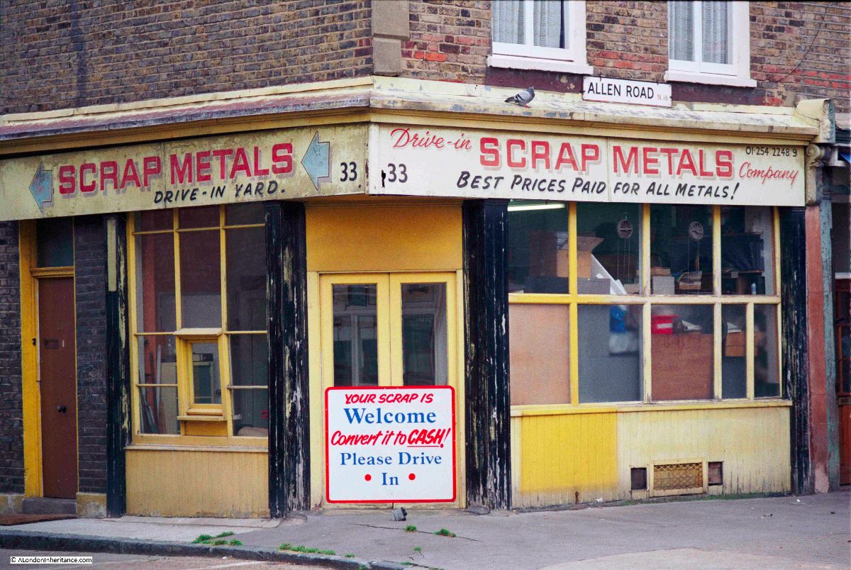 33 Fascinating Photographs That Show What London Shops Looked Like in ...