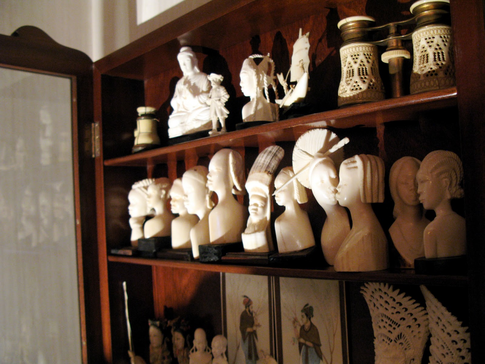 Arte e Colecções: Venda de Antiguidades: Colecção de Marfim