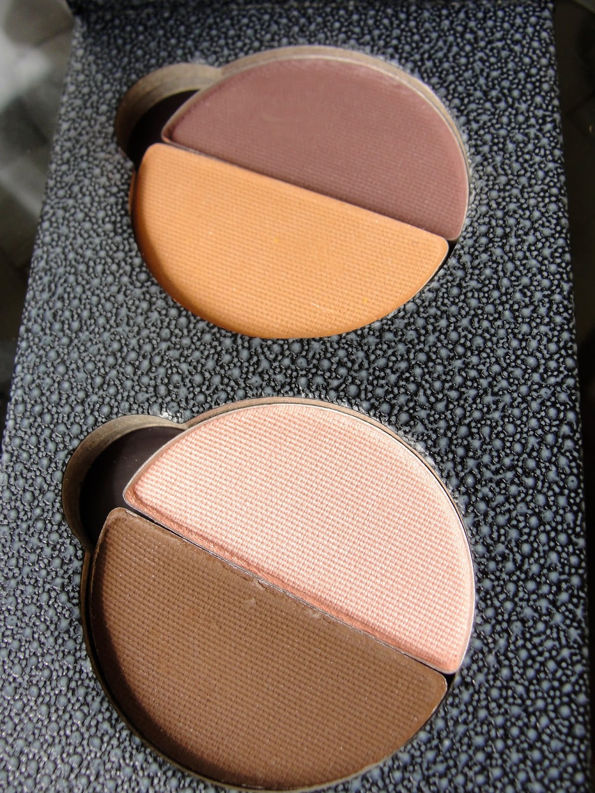 Ecco Bella Eye shadow & blush compact & GIVEAWAY!
