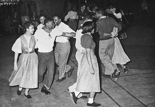 BLOOD AND GUTSTEIN: THE AFRICAN AMERICAN ORIGINS OF SQUARE DANCE CALLS ...