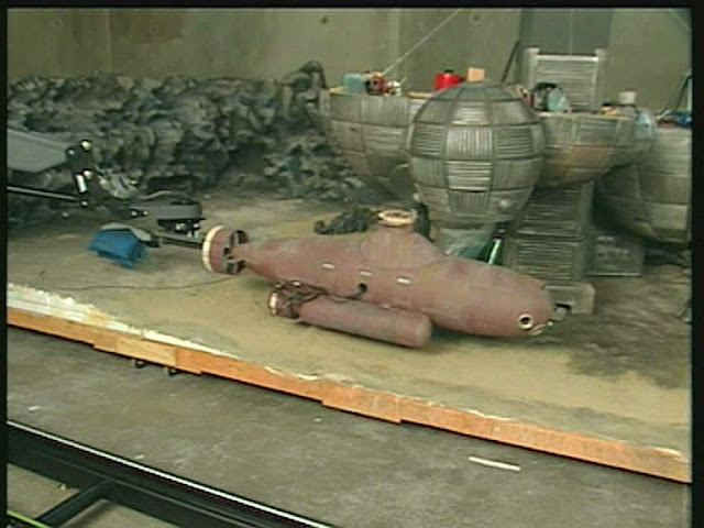 model ships in the cinema: Sphere 1998