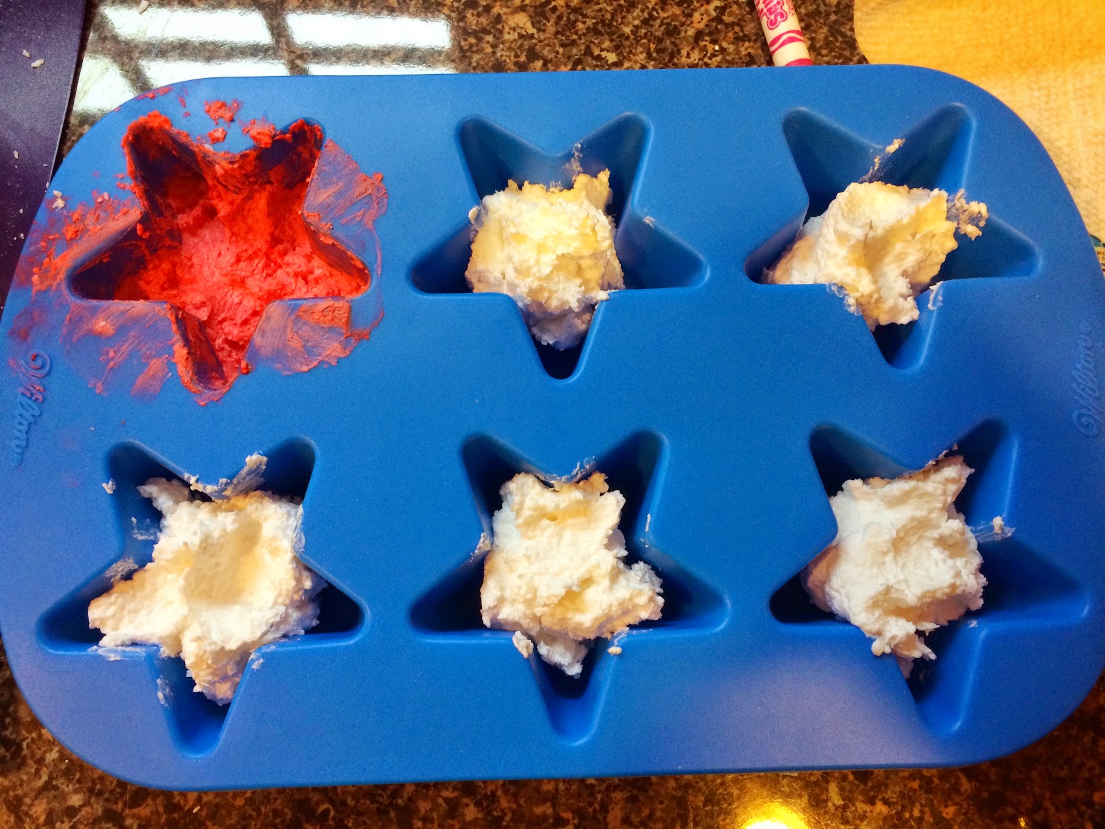 Our Beautifully Messy House : DIY Soap Crayons