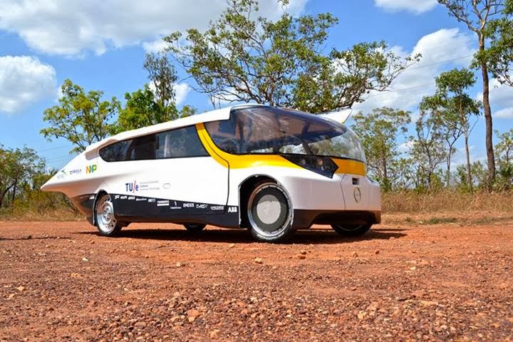 ABES-SP: Estudantes desenvolvem carro solar "tamanho família"
