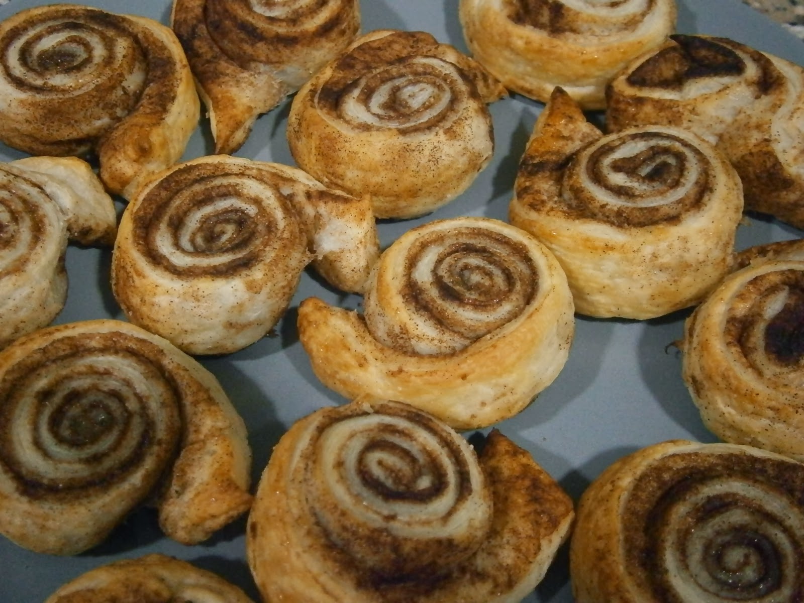 OSUKAA IS COOKING: ROLLITOS DE HOJALDRE CON CANELA Y AZÚCAR / PUFF ...