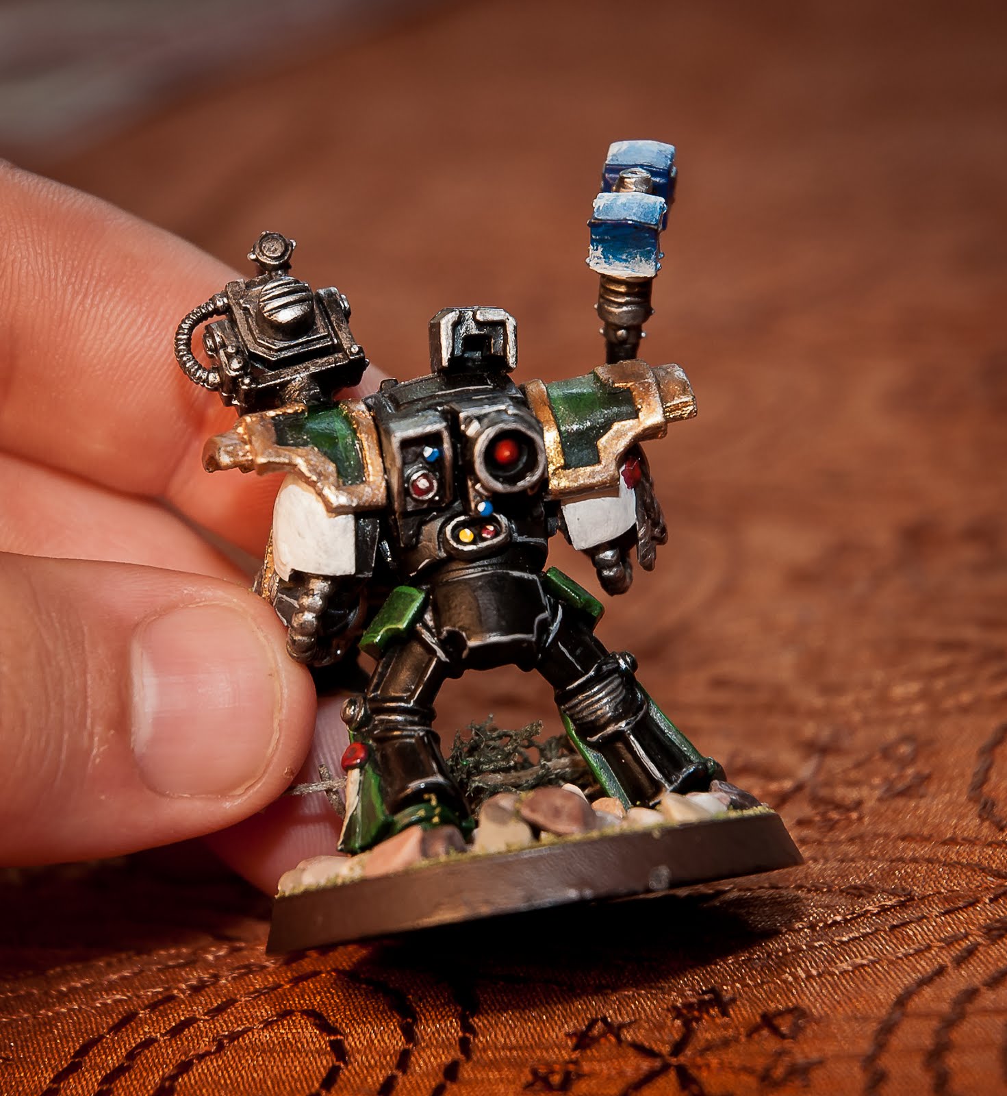 Lancaster . LWG . Wargaming: Custom Terminator Apothecary