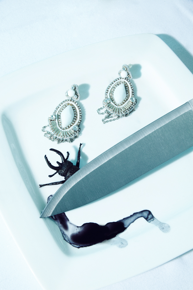 Edible insects, woman eating insects bugs beauty images, Gabrielle ...