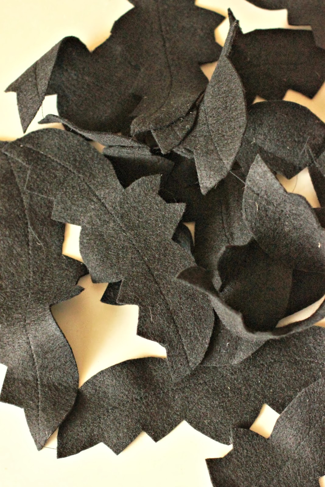 Larissa Another Day: Halloween Bat Garland {Tutorial}