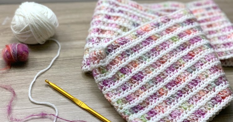 5 Little Monsters: Cincuenta Scarf