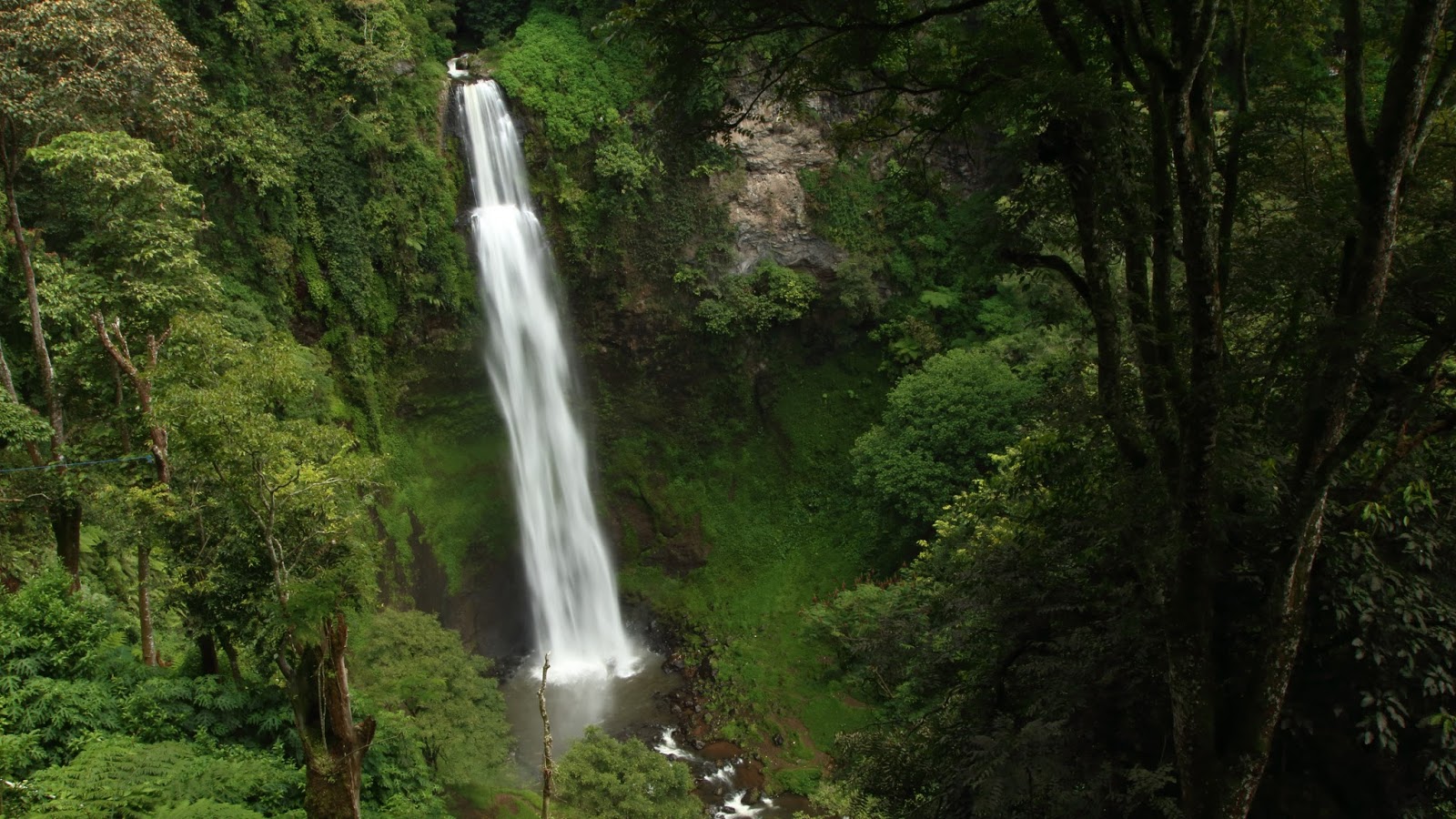 Wisata Bandung II: Curug Cimahi/Curug Pelangi dan Curug Aseupan