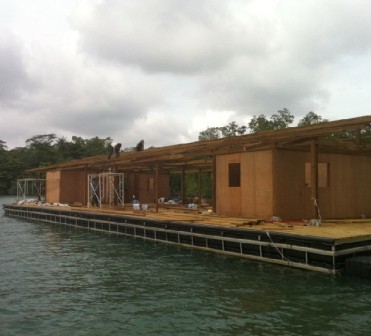 Zona Apung: APLIKASI PONTON APUNG - RUMAH APUNG - RESTORAN APUNG