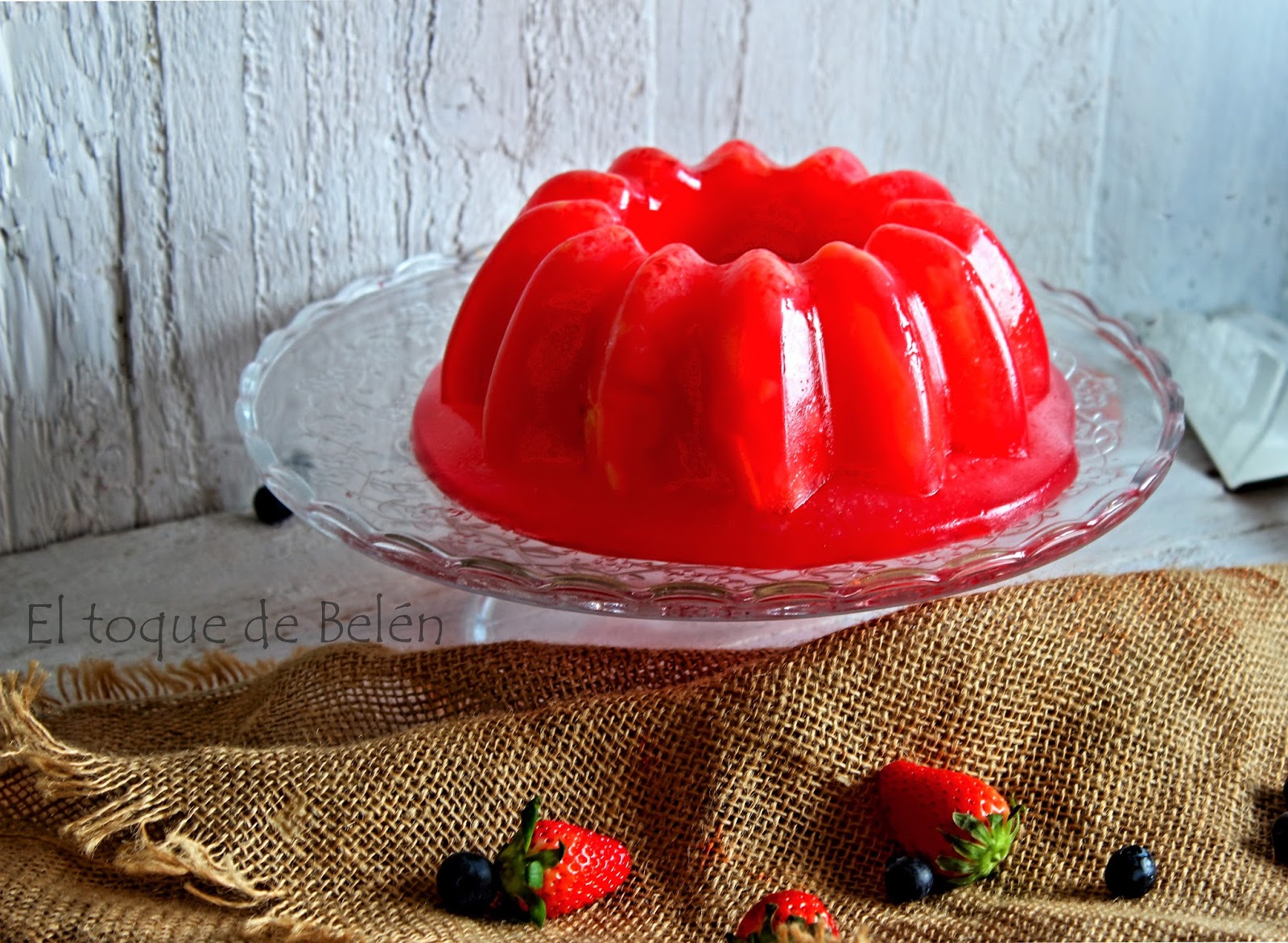 FLAN FÁCIL CON COBERTURA DE GELATINA DE FRESAS | El toque de Belén