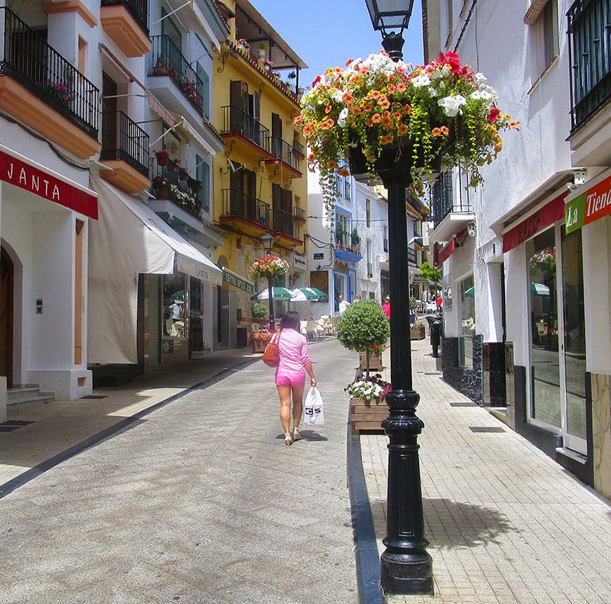 Marbella, A World Of Colour – Moving with Mitchell