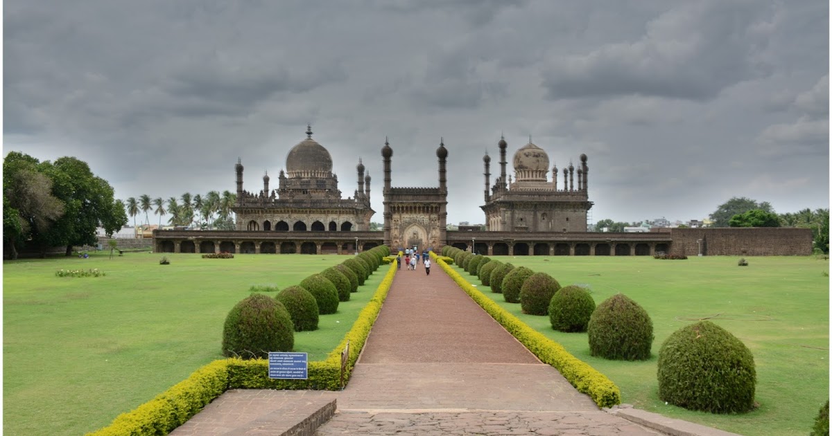 Our Travel Tales: Vijayapura Trip: Ibrahim Rouza