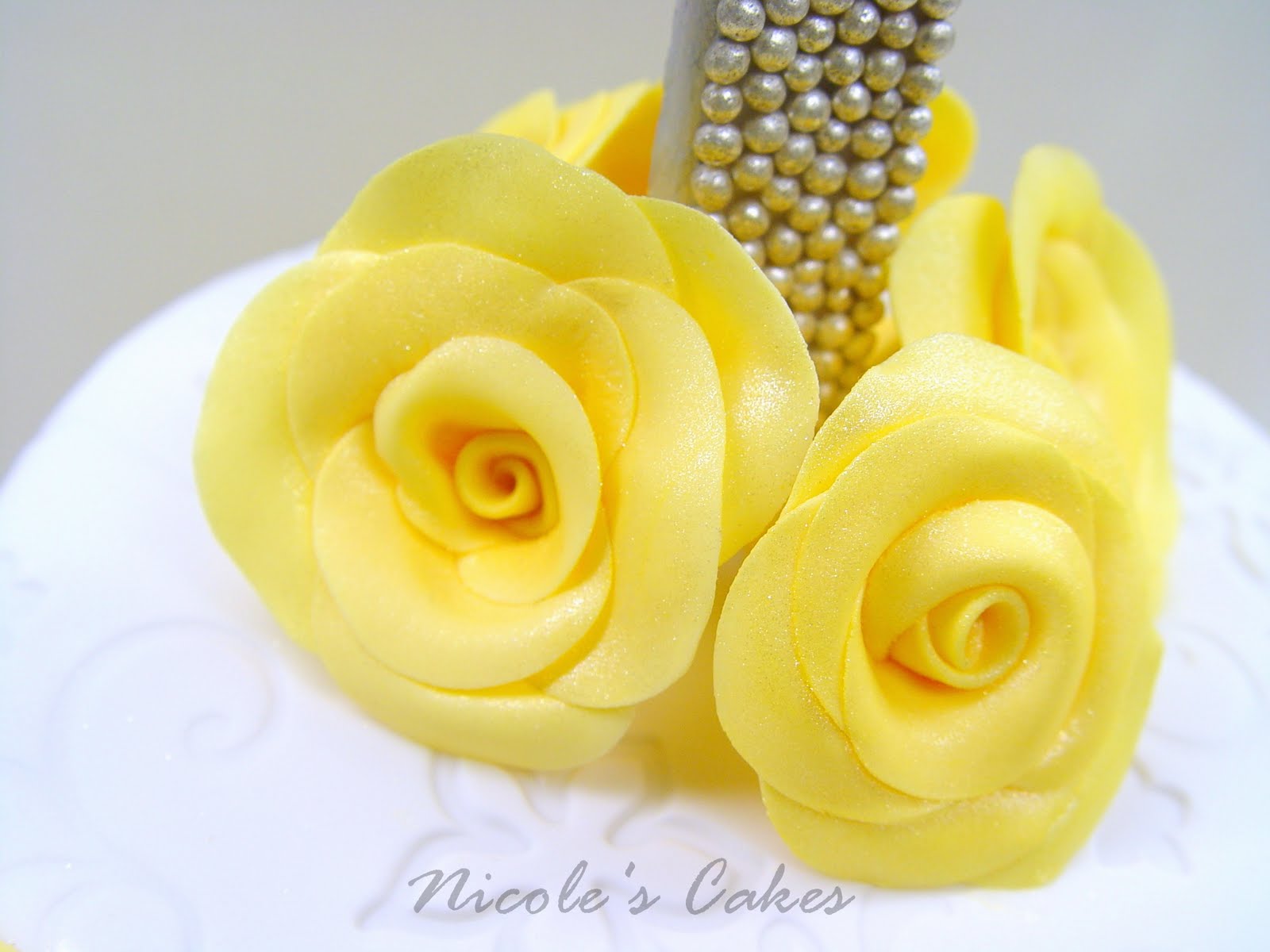 Confections, Cakes & Creations!: Elegantly Stylish Christening Cake Confections, Cakes & Creations!: Elegantly Stylish Christening Cake