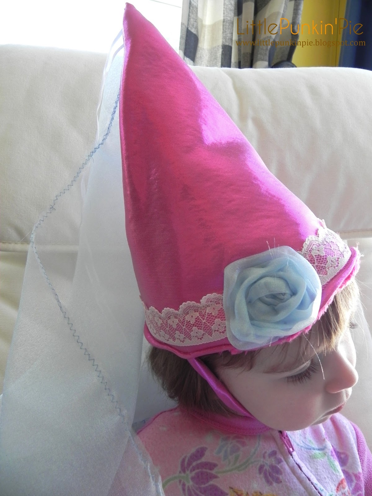 littlepunkinpie: Fabric Princess Hat Tutorial: the Perfect Accessory ...