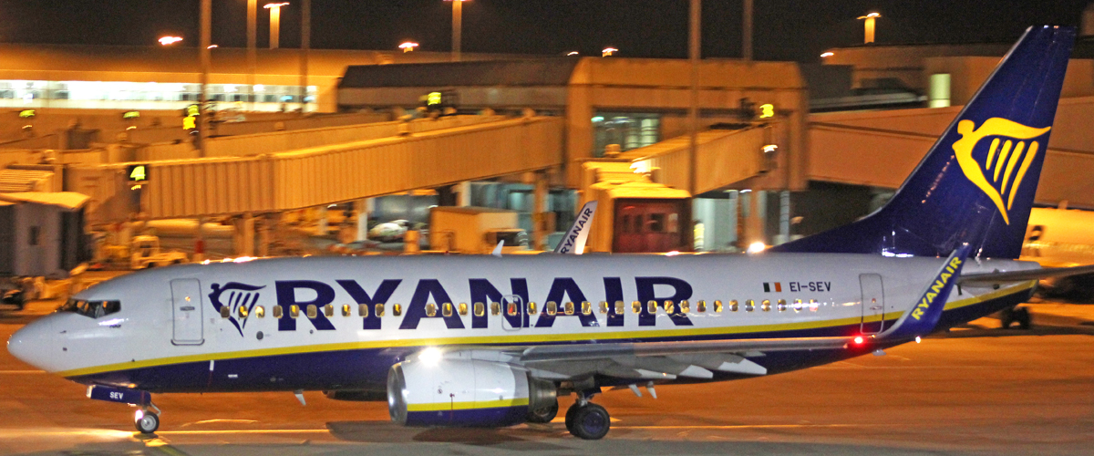 Birmingham Airport Photo Blog: Thursday 7 January 2016 - Ryanair Boeing ...