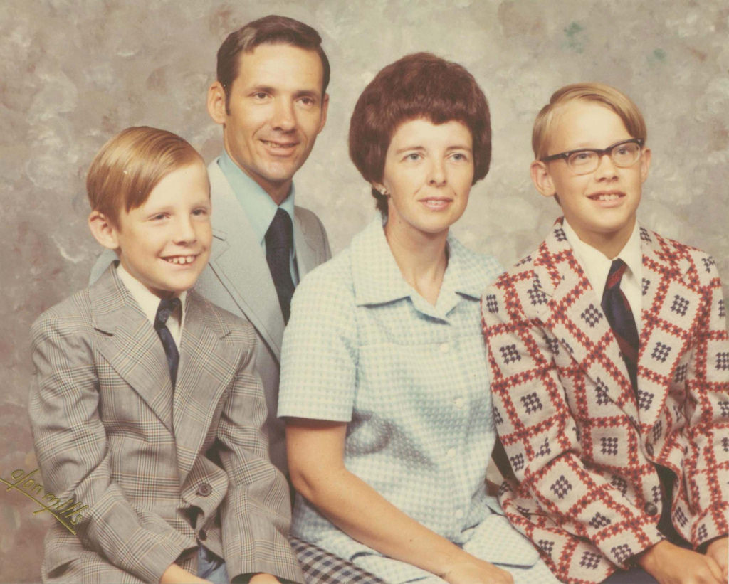 The Good, The Bad, and Mostly, The Ugly: 35 Awkward Olan Mills Photos ...