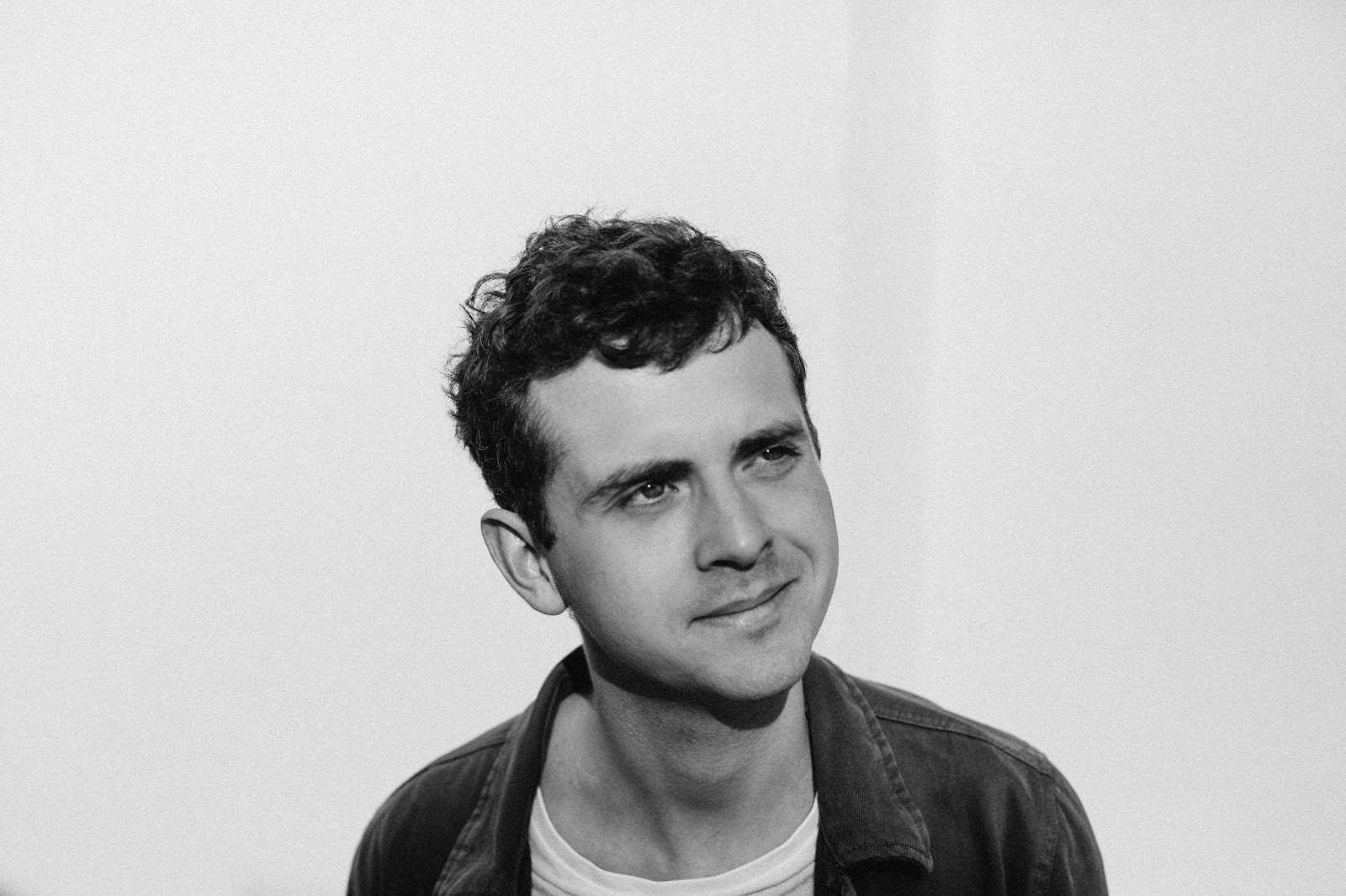 Charlie Straw shares new single 'Paradise'