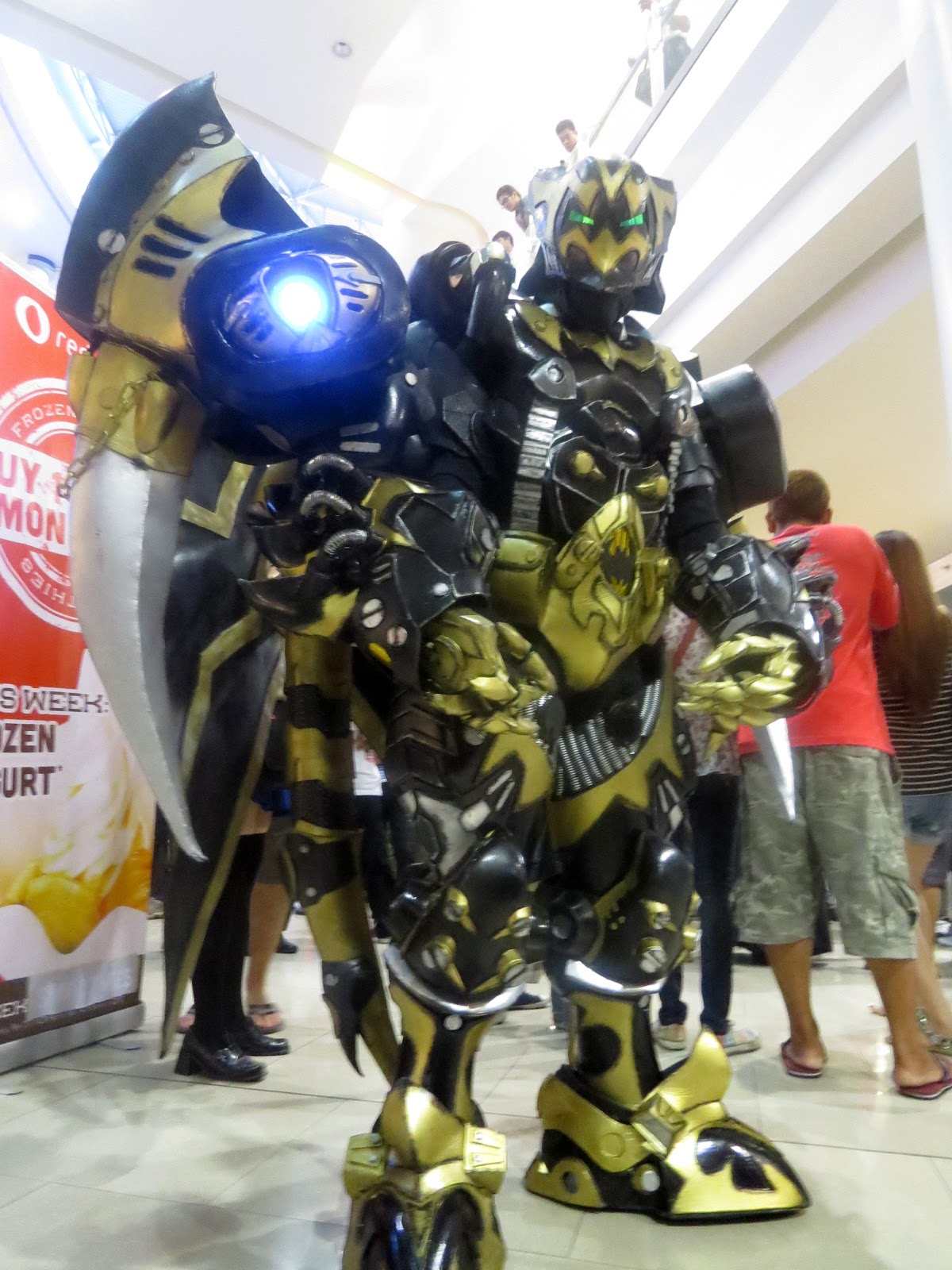 Build and Shoot: ANIMAX CARNIVAL 2012: MECHA COSPLAY 2/2
