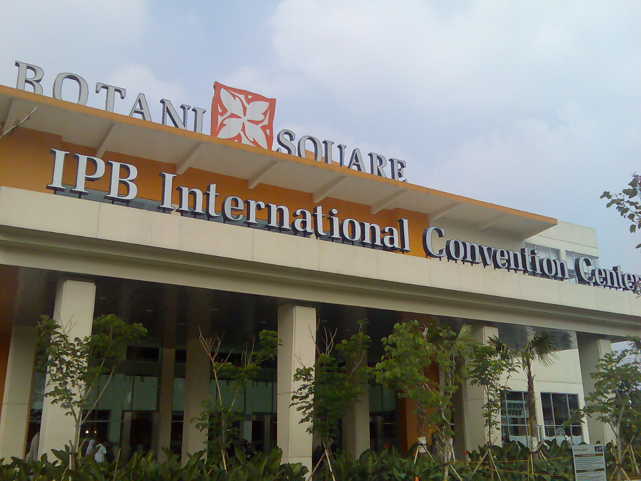 BOGOR LANDMARKS: BOTANI SQUARE BOGOR