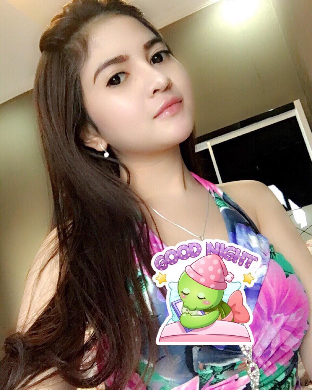 Aldira Chena Pose Cantik dan Sexy - Artis Hot Instagram