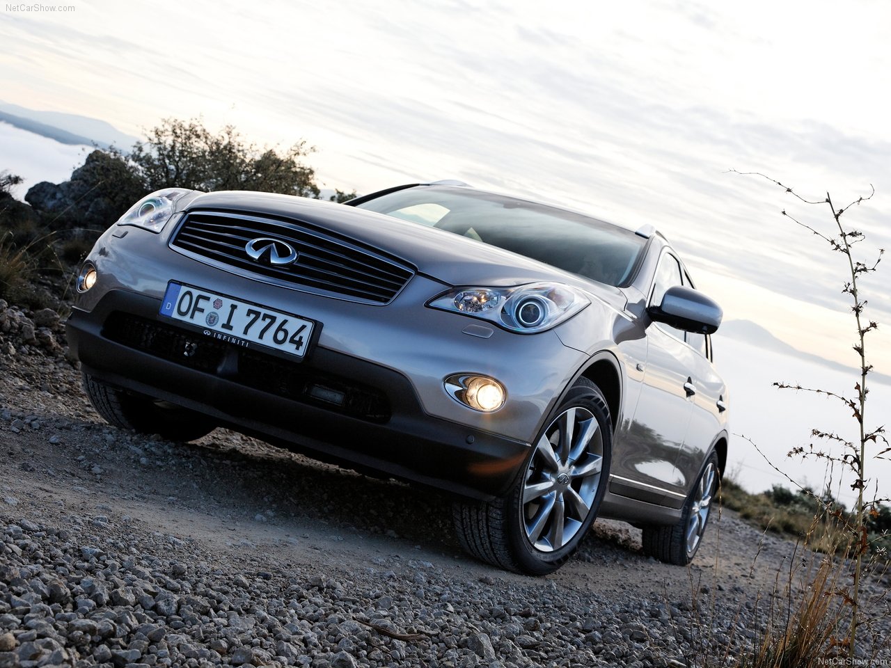 Bénéficiant semble coupé avant-gardiste et un intérieur pratique et ...