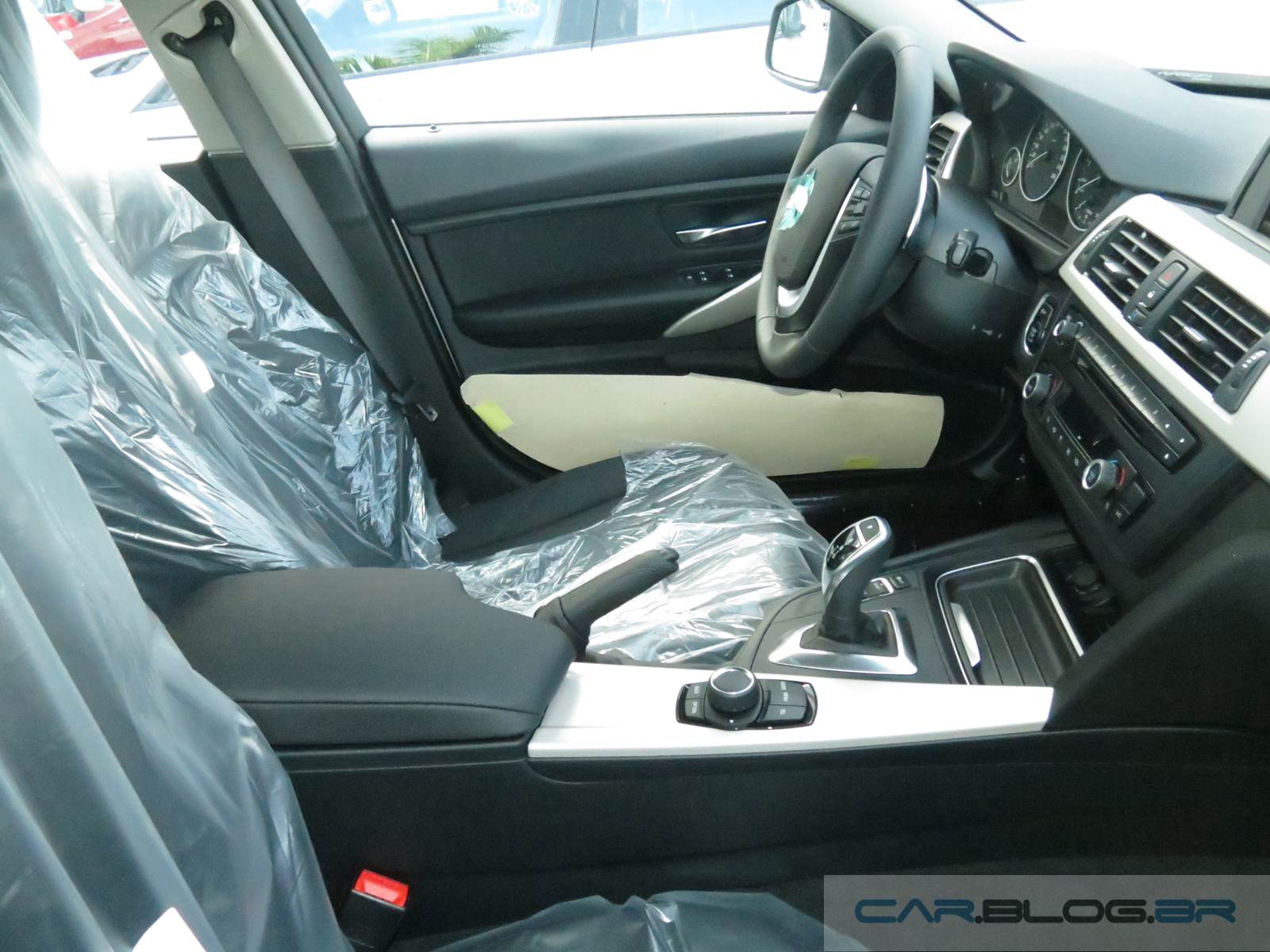 BMW 320i / 328i Active Flex nacionais chegam às lojas