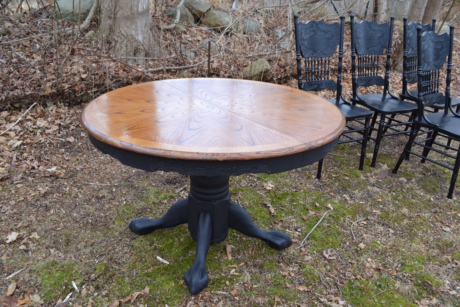 Heir and Space: A Pedestal Oak Dining Set