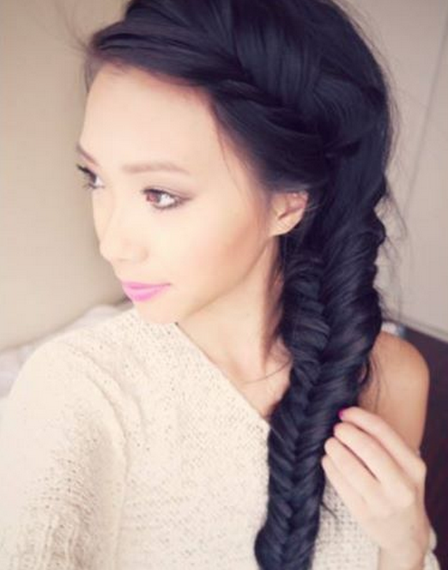 Messy Fishtail Side Braid: Hair Tutorial | Le Sassafras