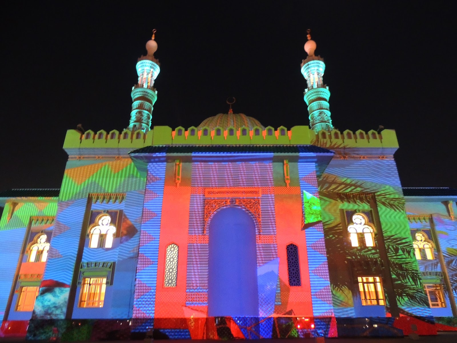 Diapers for Lipsticks: Al Majaz Waterfront Mosque Sharjah Light Show ...