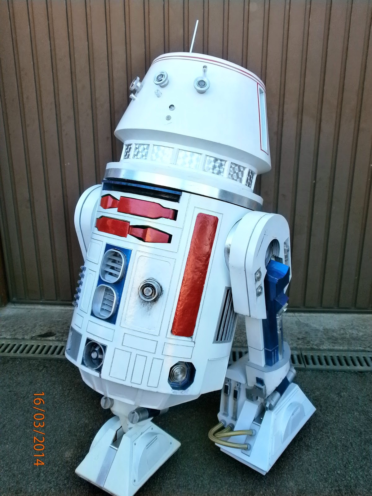 James' R5-D4: R5-D4 Fully Assembled