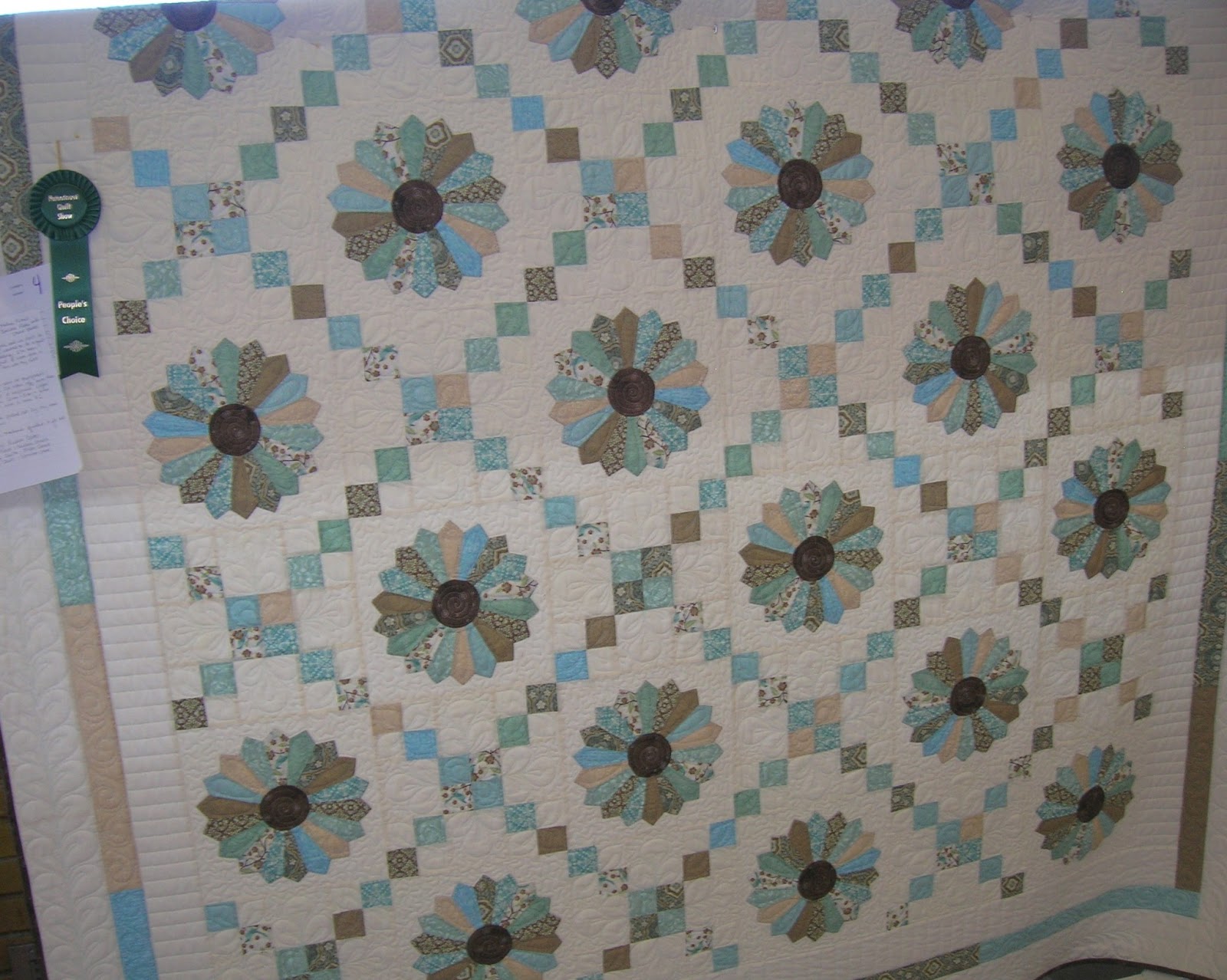 Such a Sew and Sew: We Went to a Quilt Show. Because I Said So.