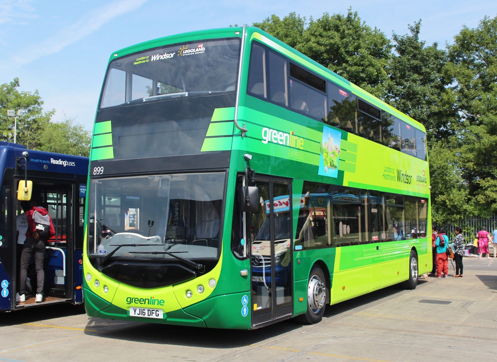 Steve's Bus & Train Page: Optare Metrodecker Finally Takes Off
