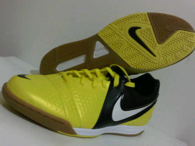 --SOCCER CORNER--: NEW FUTSAL, TURF, & SOCCER SHOES!! 100% ORIGINAL!