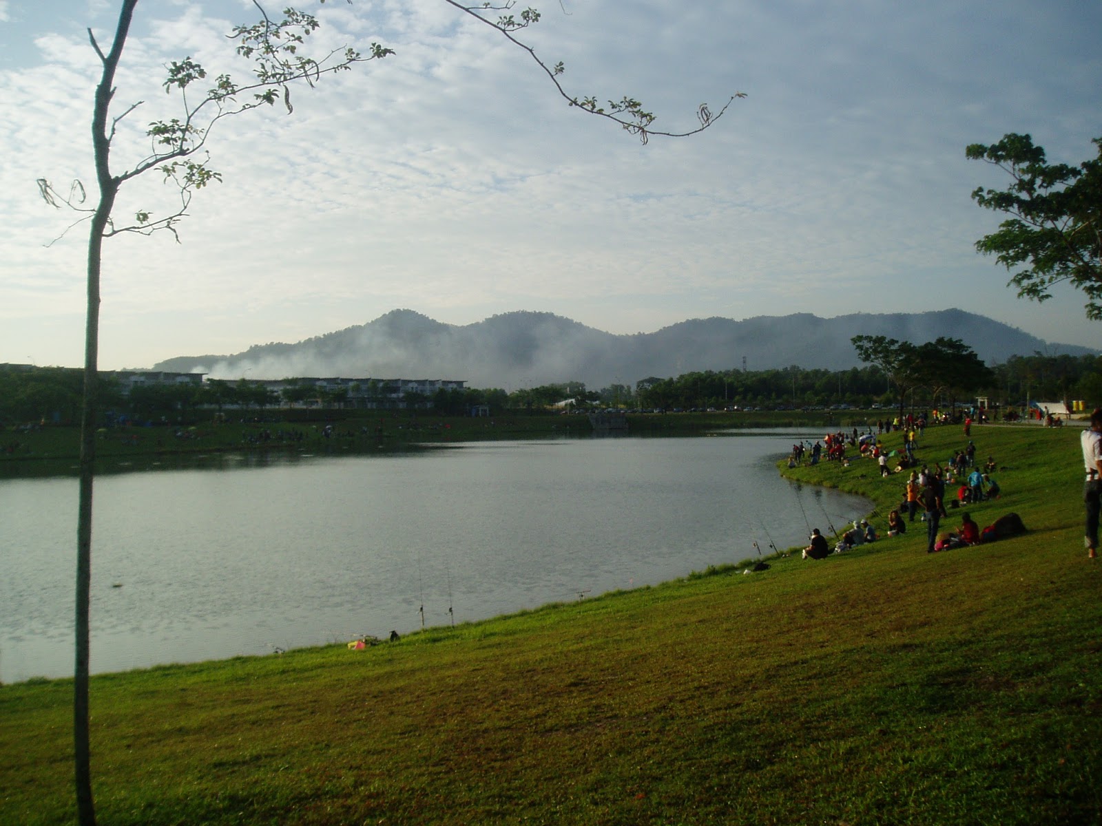 FREELITTLEBRAIN: Tasik Ujana, Nilai Impian - Nilai's best beautiful ...